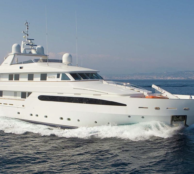 Yacht BLUE SKY, a Feadship F45 Vantage Superyacht | CHARTERWORLD Luxury ...